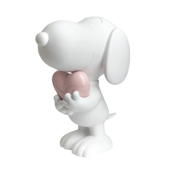 Snoopy Holding Heart